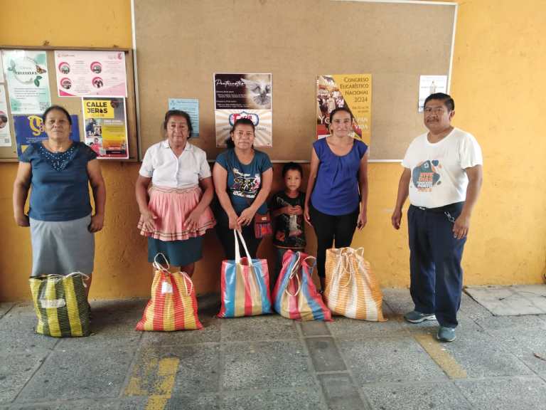 Se realiza entrega de víveres – Parroquia El Espíritu Santo