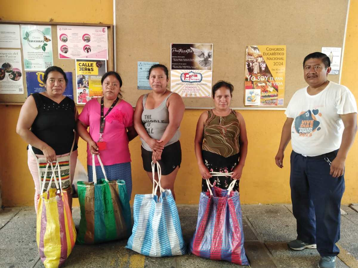 Se realiza entrega de víveres – Parroquia El Espíritu Santo